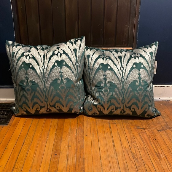 Callisto Home | Accents | Set Of Two Callisto Home Emerald Green Velvet ...